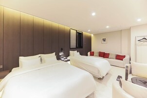 Quarto duplo com design assinado | Wi-Fi de cortesia