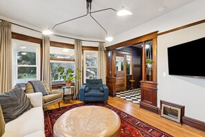 Voted best neighborhood, designer house, hot tub, steps from ...