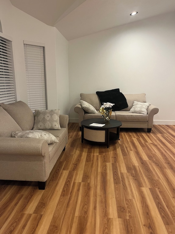 This House Is Renovates In And Outnew Furniture Ready For Enjoy Plenty Of Space - Provo