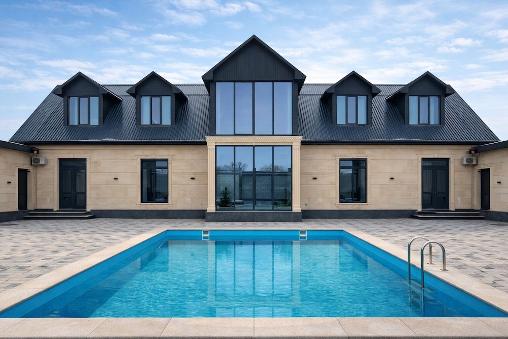 Huaxia Hotel Bishkek - Bishkek