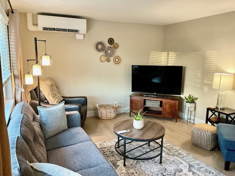 Stylish Uptown Apartment, Steps From Downtown - 밴쿠버