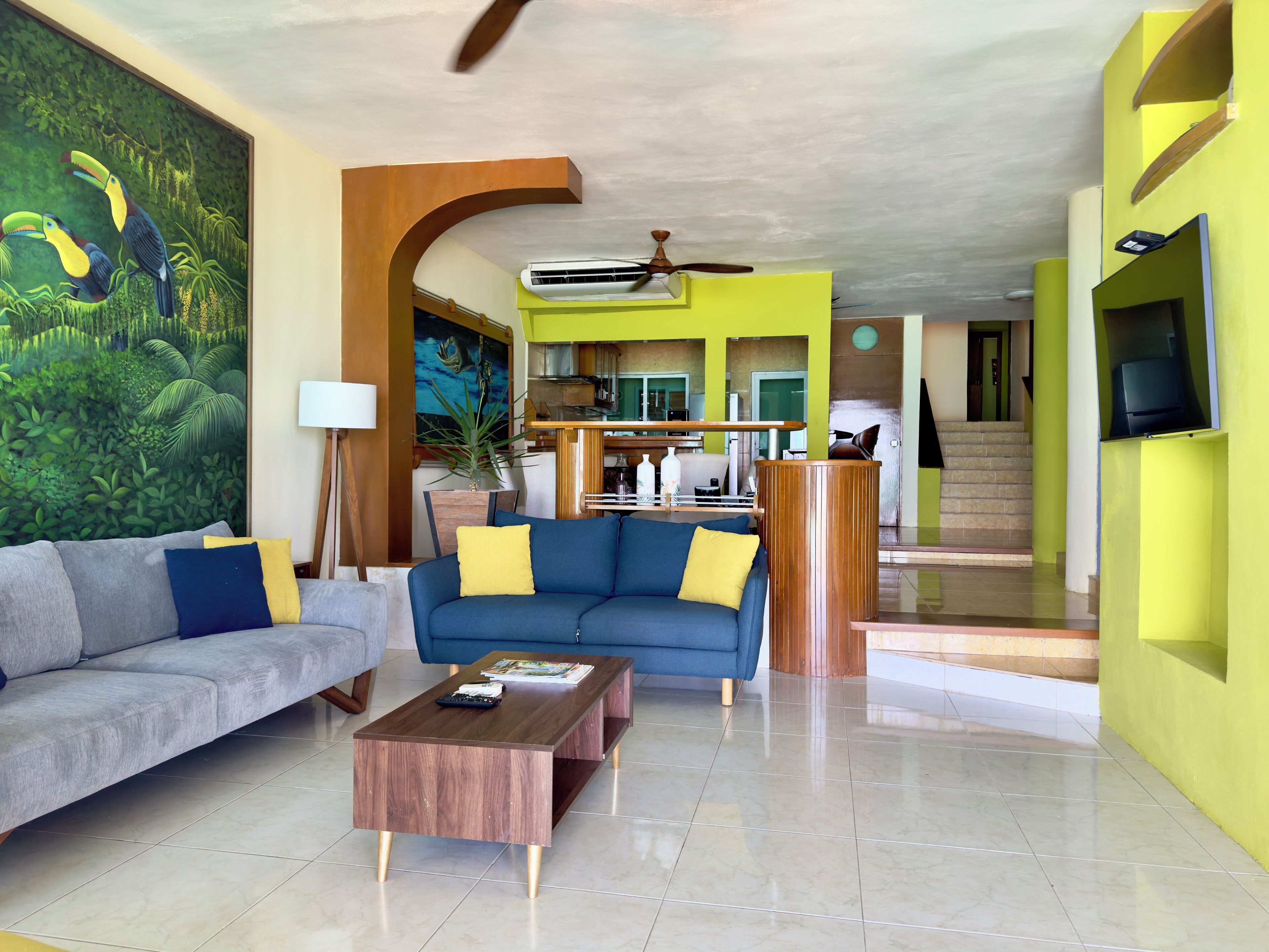 Five Bedroom Beachfront Villa - Heated Pool, Beach Access - Cancún