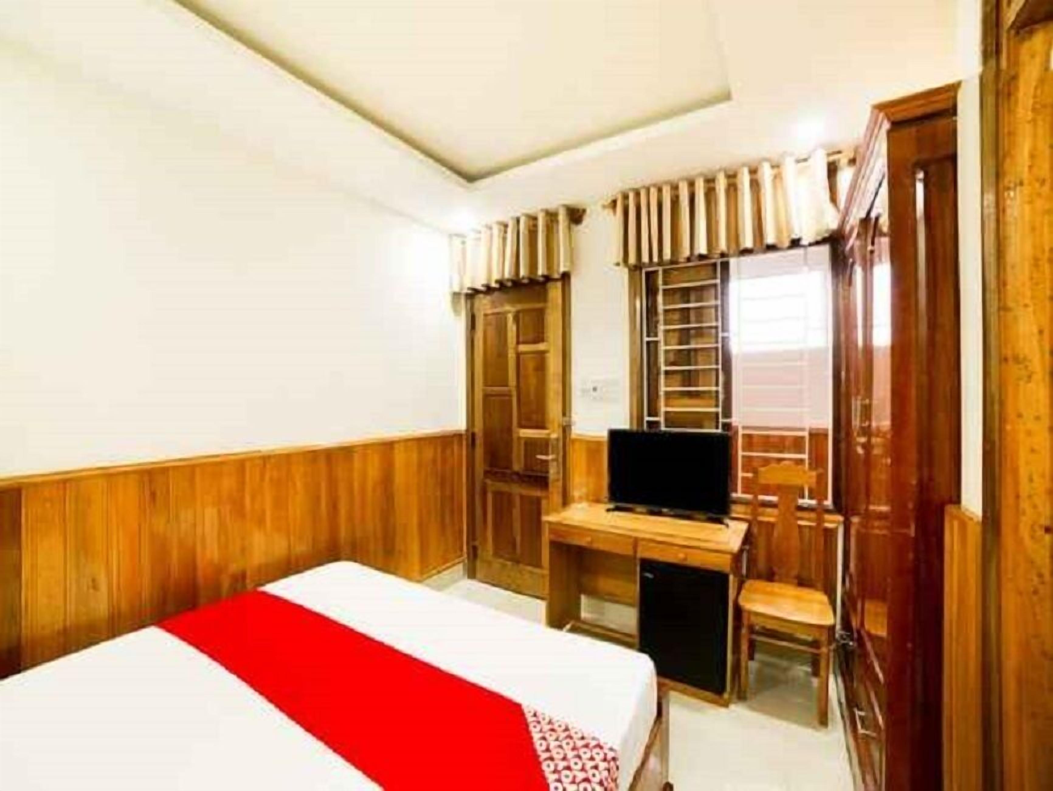 Quarto Duplo Básico para 1 Pessoa | Secretária, Wi-fi grátis 