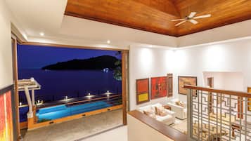 Villa de Luxo, piscina privativa, vista para o mar | Sala de estar | TV de ecrã plano