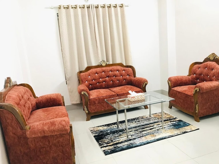 Charming 3-bedroom Apartment With Ac In Lively Mirpur Dhaka - Dhaka