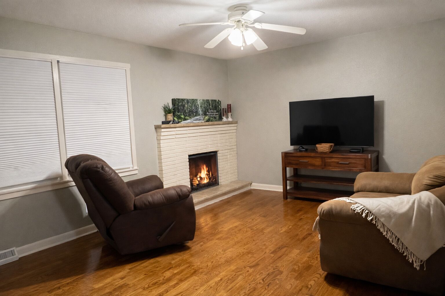 Charming 3 Bedroom Home Close To Bass Pro And 2 Major Hospitals. - Springfield, MO