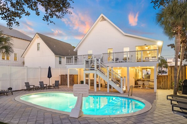 New Listing! Beach Nearby! Private Pool! Bike to Seaside! Low-Speed ...