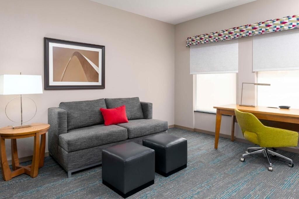 Modern Room Near Claytons Charming Bars & Eateries - Explore St. Louis Zoo - University City