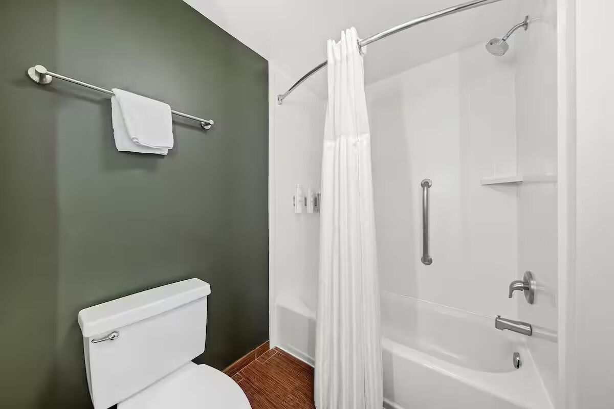 2 Stylish Rooms Designed For Relaxation Near Northwest Tx Hospitals + Attraction - Amarillo, TX