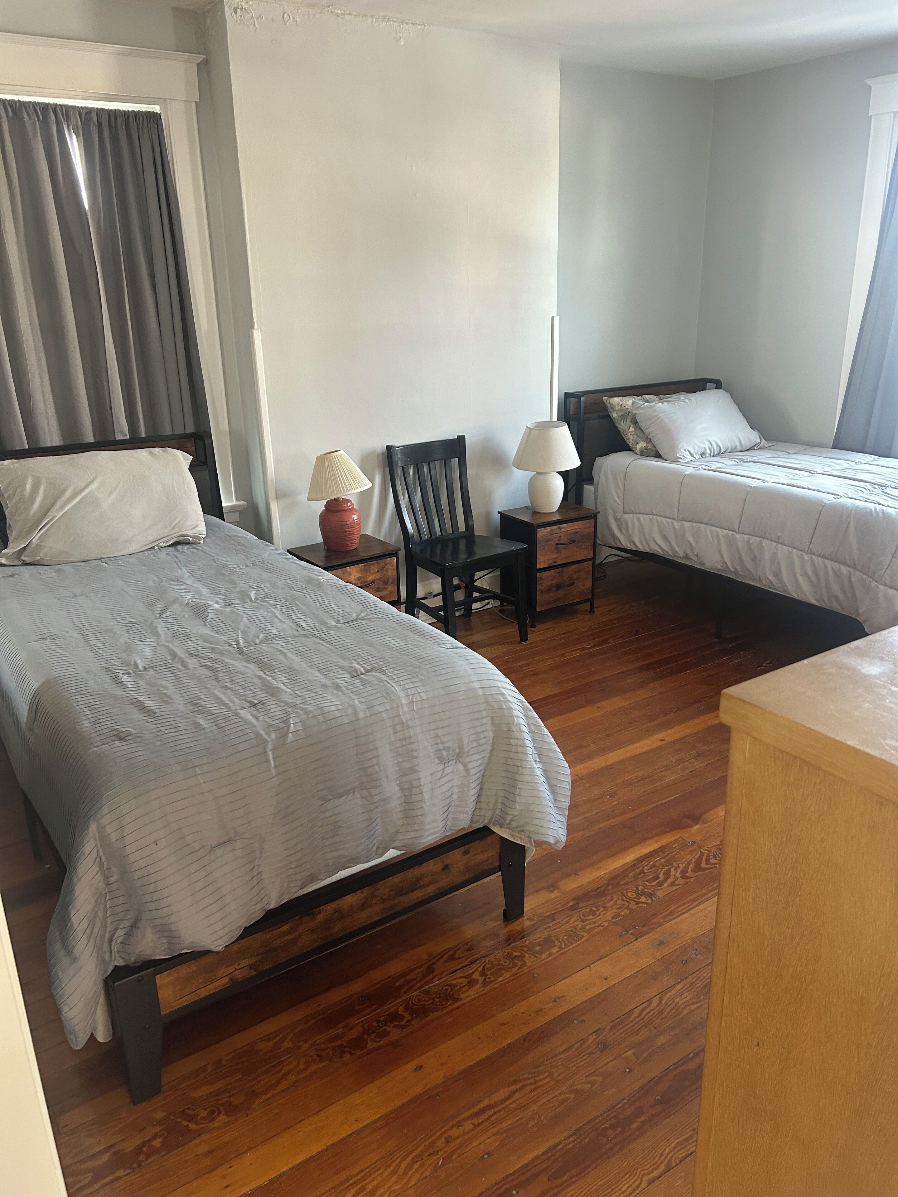 Spacious, Fully Furnished 4-bedroom House That Can Accommodate 7-8 Guests!!! - Cincinnati, OH