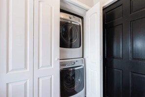 Bay Park Duplex Oasis w/ HotTub & Stunning Views! Reviews, Deals ...