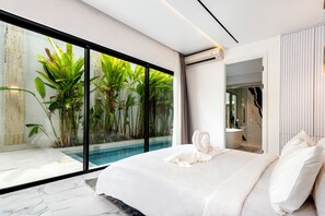 Villa de Luxo, 1 cama king-size, piscina privativa | Secretária, secretária adequada para computadores portáteis 