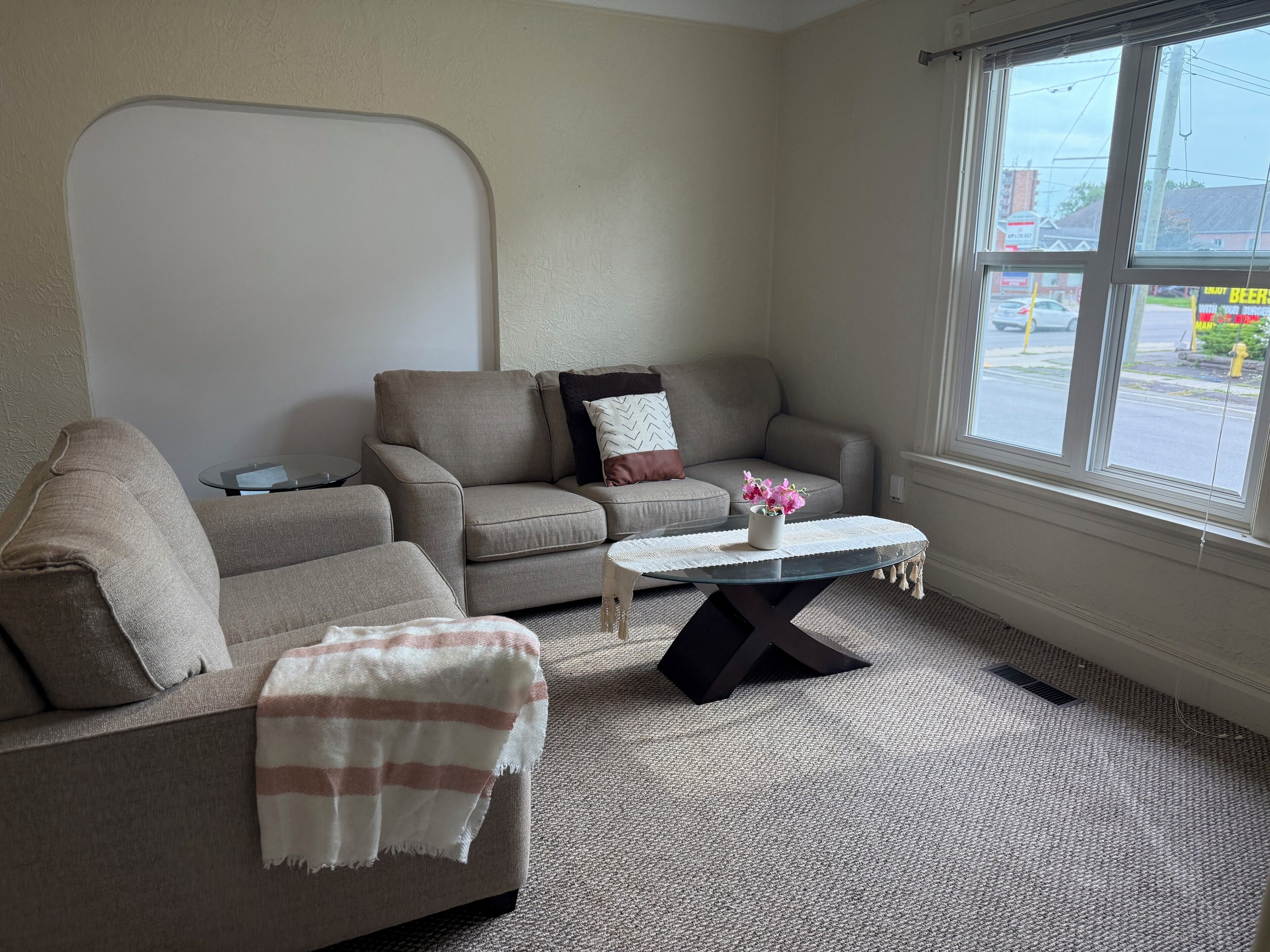 1 Bed Spacious Classic Grand In Downtown Chatham - Chatham