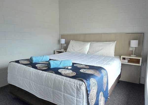 Albatross Motor Inn - Lakes Entrance