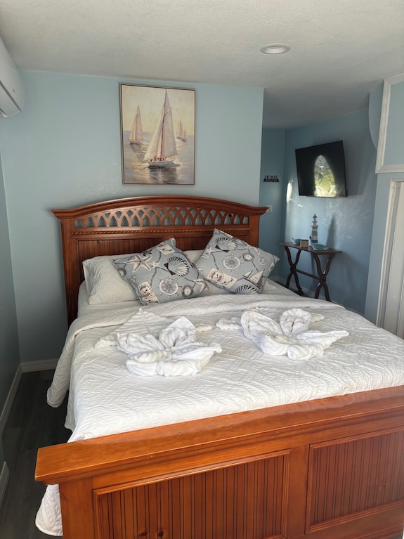 Tropical Venice Suite | Heated Pool | Pet-friendly - Blind Pass Beach, Englewood