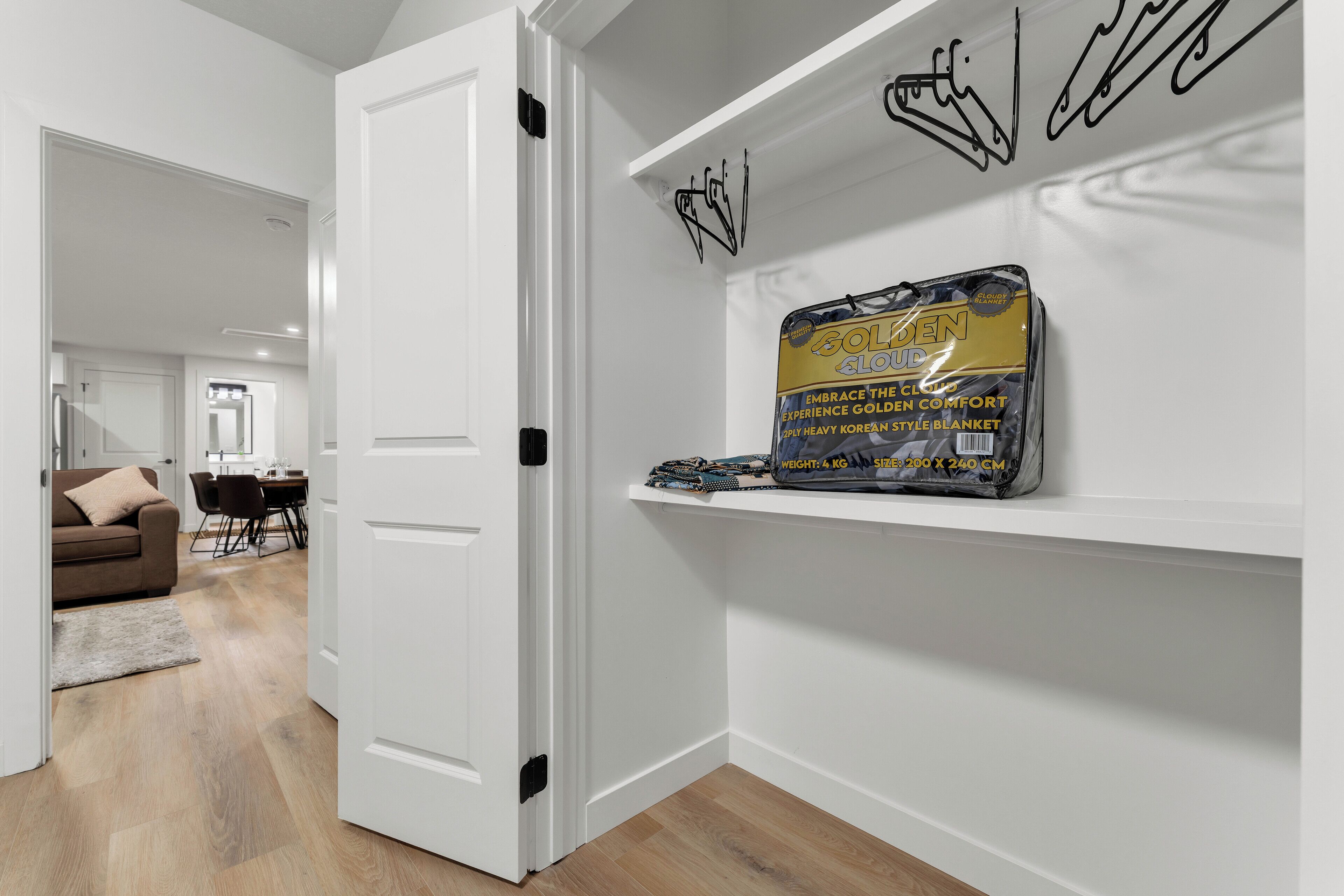 2 Bedroom Suite With 3 Beds, Close To Amenities And Airport - Alberta