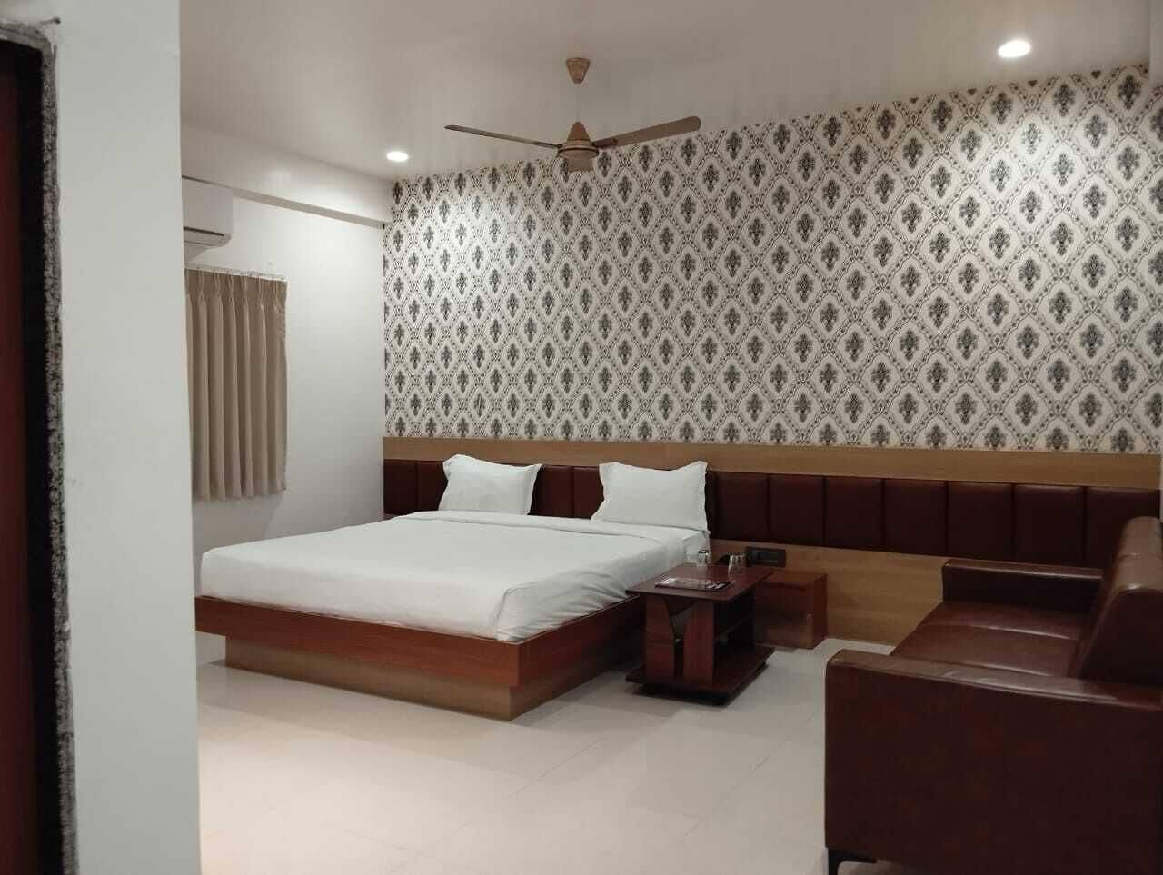 Quarto casal luxo, vista para a piscina | Wi-Fi de cortesia