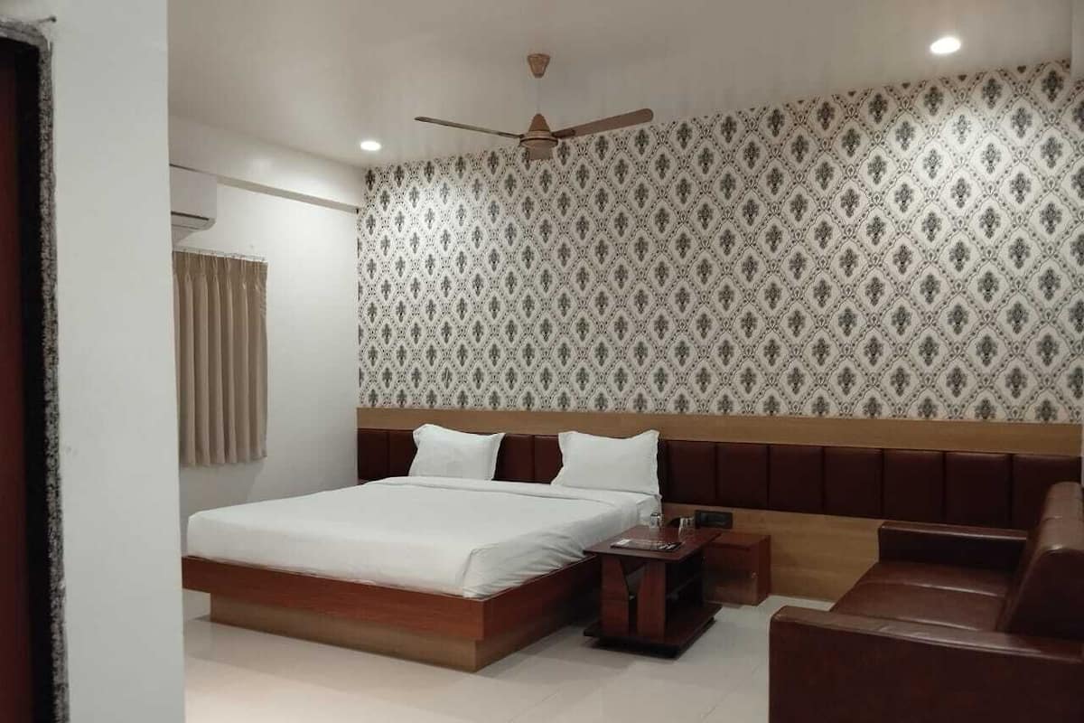 Quarto casal luxo, vista para a piscina | Wi-Fi de cortesia