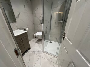 Harrow Family Home with Garden & Drive - Londres : prix et avis 2026 ...