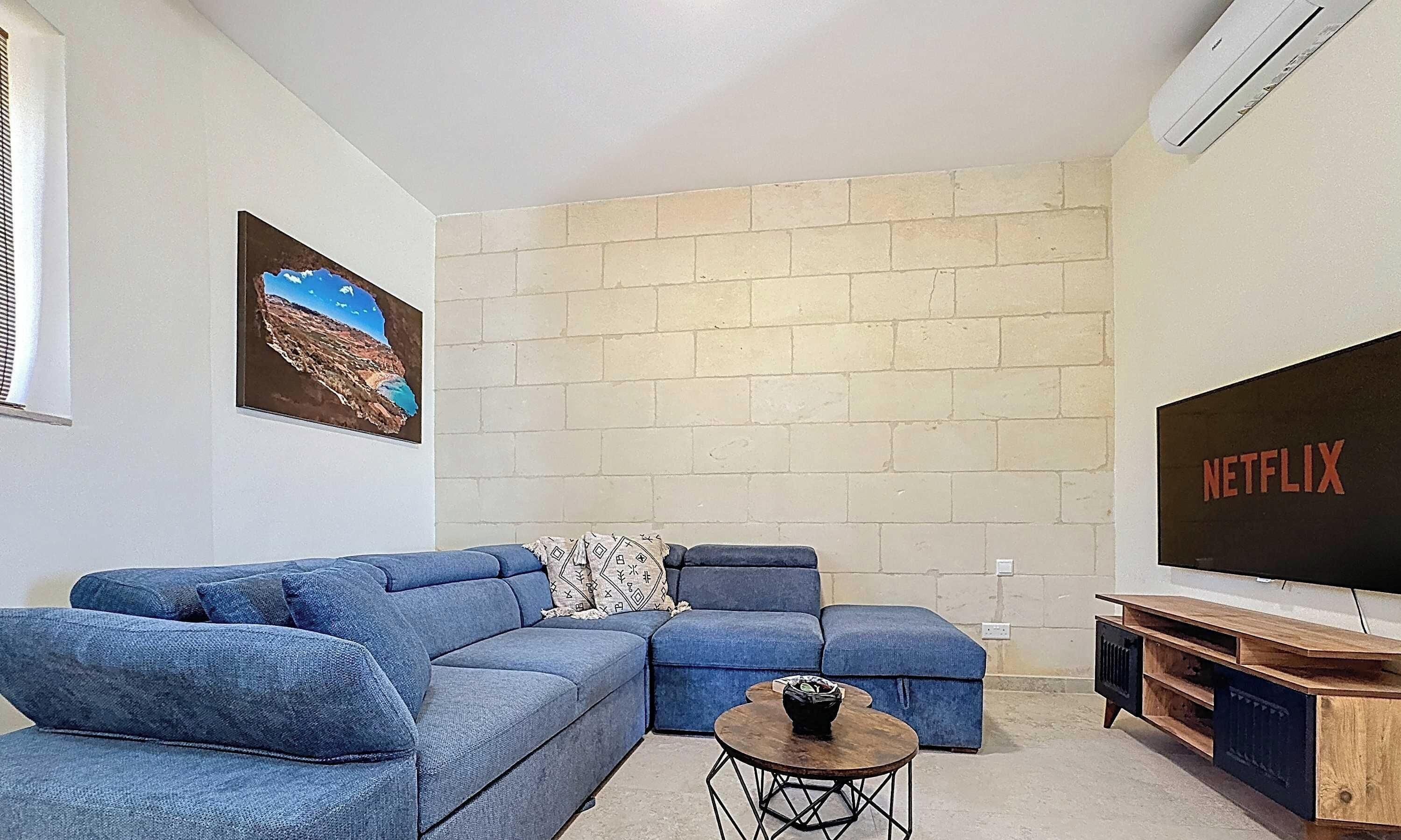 Peaceful Home With Private Pool And Rooftop Jacuzzi - Malta