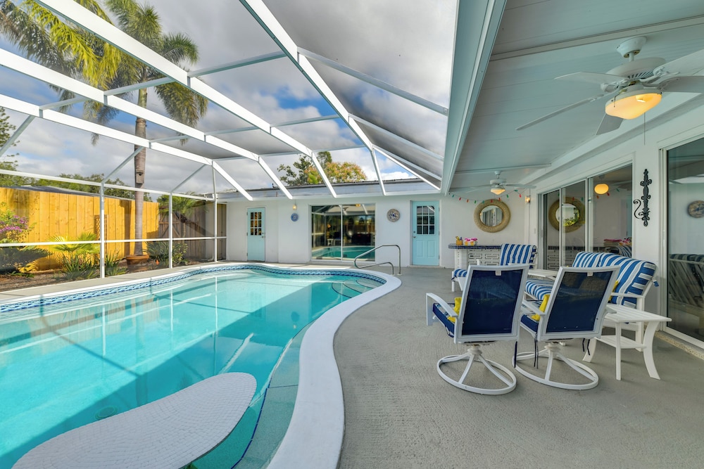 4 Mi To Siesta Key Beach! Home W/ Backyard Oasis - Sarasota, FL