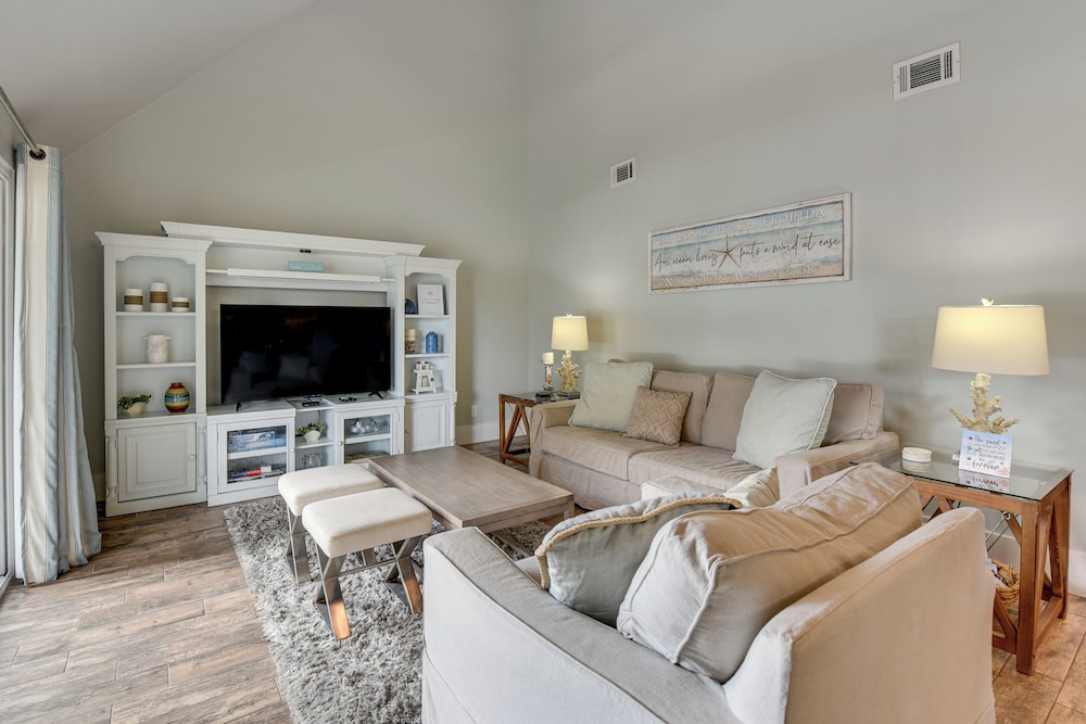 Walkable Beach Retreat! Miramar Resort Condo - Miramar Beach, FL