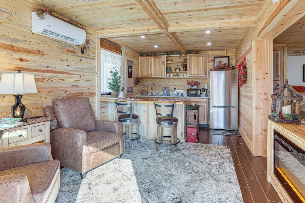 Walk To Current River: Ozarks Adventure Home! - Missouri