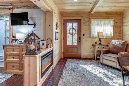 Casa (1 Bedroom) | Interior. Walk to Current River: Ozarks Adventure Home!