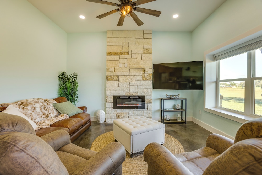 Angler's Paradise: Townhome 2 Mi To Matagorda Bay - Matagorda, TX