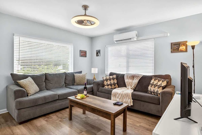 4br Tampa Oasis: 2 Gazebos Near Midtown & Stadium - Tampa Airport (TPA)