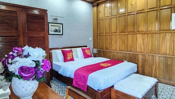 Quarto casal superluxo, sacada, vista para a cidade | Escrivaninha, cortinas blackout, Wi-Fi de cortesia, roupa de cama