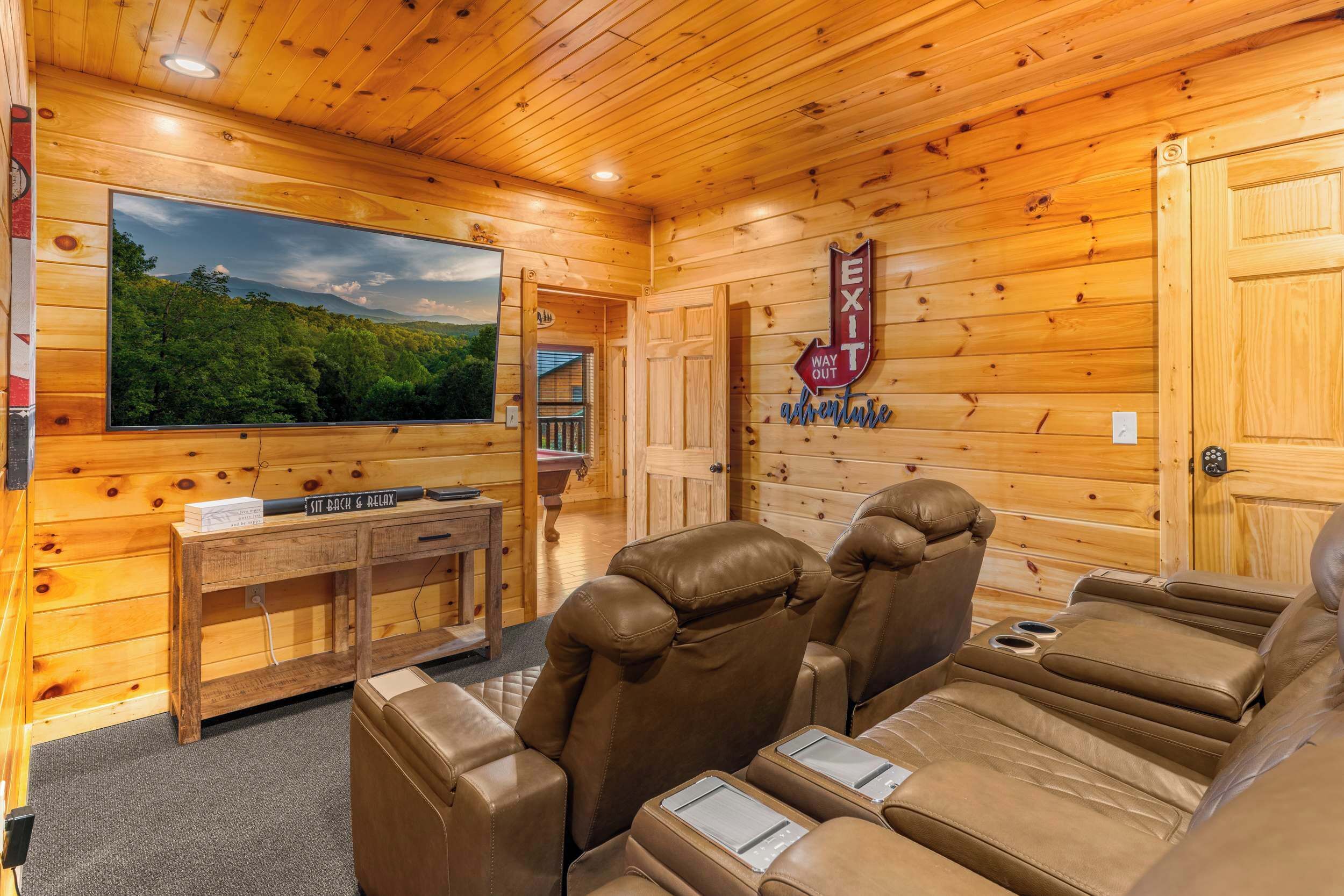 9br Sleeps 30 Hottub | Game Room | Theater | Views - Gatlinburg, TN