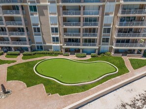 Apartamento em Condomínio Fechado, várias camas (Sandpiper 611) | Exterior