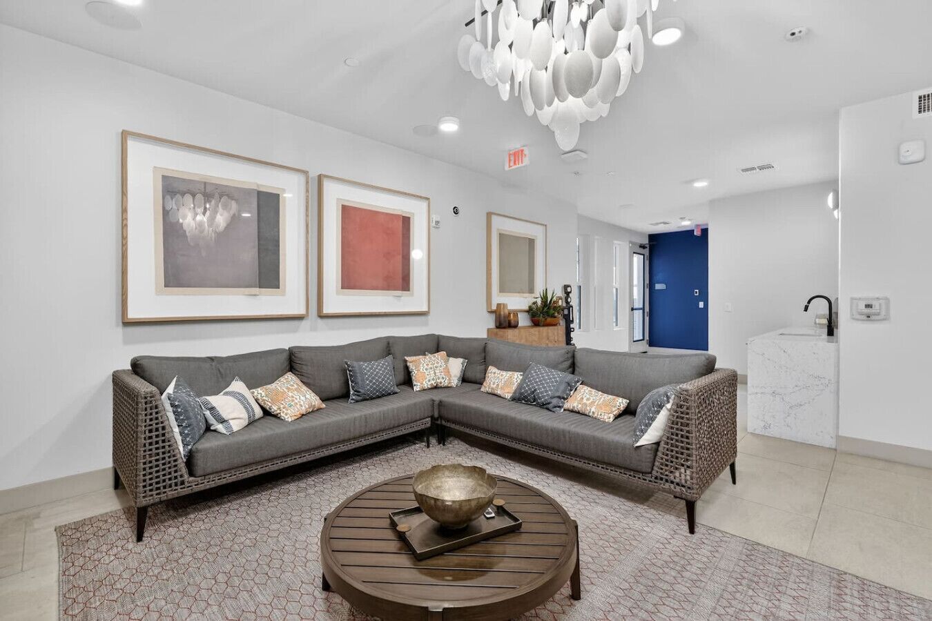 Stylish Tempe Hot Spot! 1br W/ Pool Near Downtown - Tempe, AZ