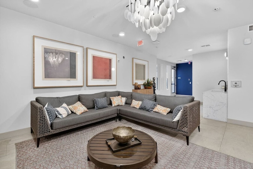 Stylish Tempe Hot Spot! 1br W/ Pool Near Downtown - Tempe, AZ