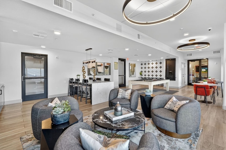 Cozy 1br Near Asu | Pool, Gym & In-unit Laundry - Tempe, AZ