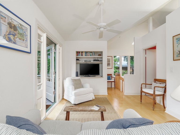 The Little Yellow Cottage In Lanikai: Your Perfect Island Getaway! - Kailua, HI