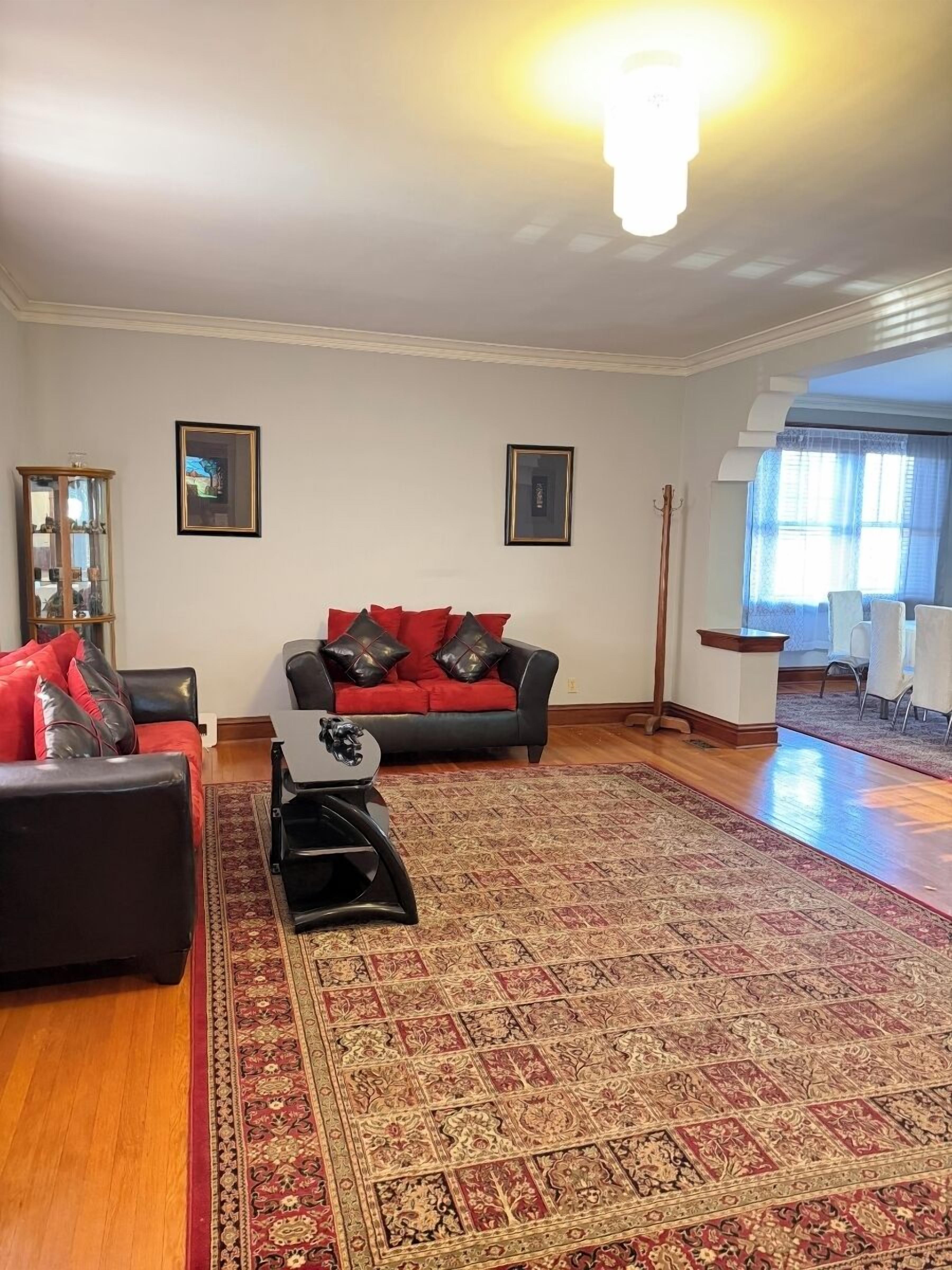 3-bedroom Apartment In Charming St. Louis With Close To Many Attractive Places. - Saint-Louis, MO