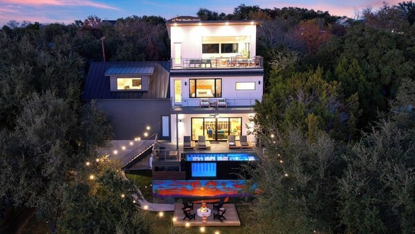 Sundown Social By Avantstay Lake Austin Views Pool, Firepit, Deck + Game Room A+ Designer Style - Cedar Park, TX