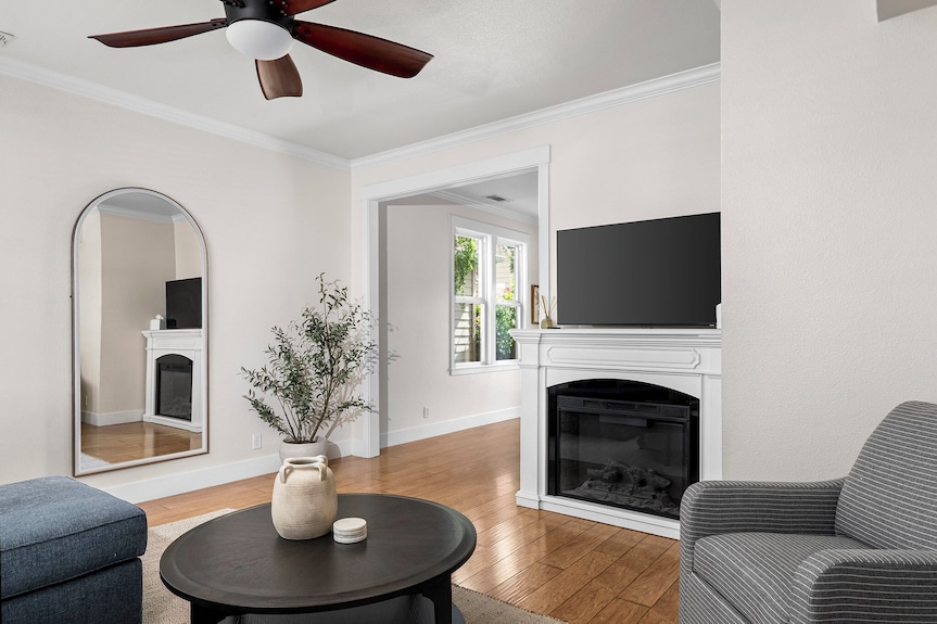 Bungalow Blue- Steps To Restaurants, Parks, Etc!! - 파라다이스