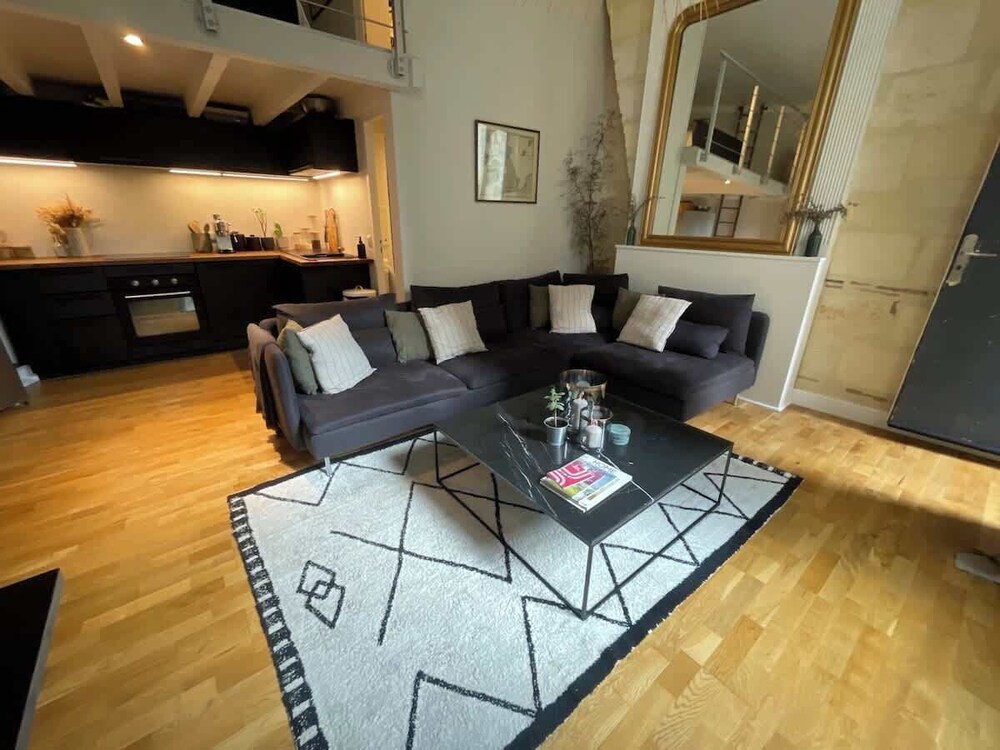 Historic Bordeaux Loft: Charming Apartment in City Center Reviews ...