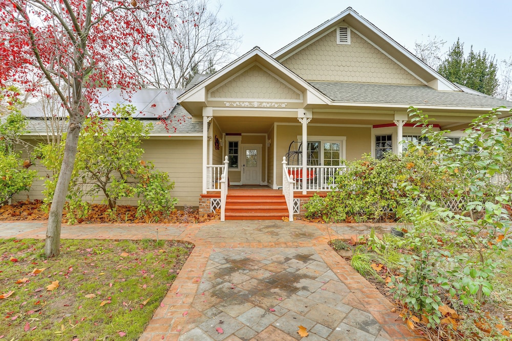Country Comfort! Spacious Family Home By Red Bluff - California