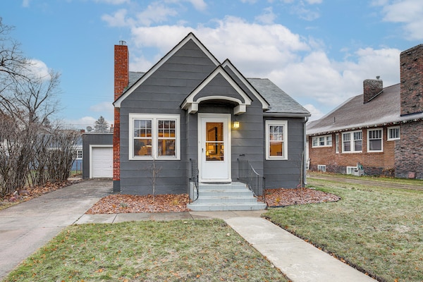 4 Blocks To Dtwn Missoula: Walkable Home W/ Yard - Missoula, MT
