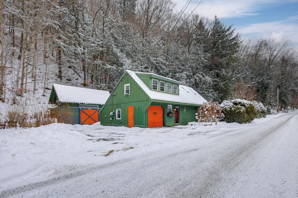 Hike, Fish, Hunt! Green Mountain Home By River - Vermont