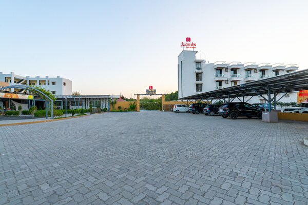 Lords Skd Resort Salangpur - Surendranagar