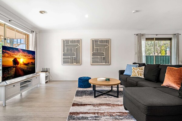 Comfortable Family Stay In Caroline Springs - Caroline Springs