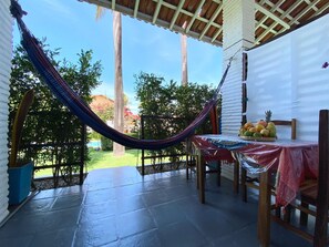 Quarto casal, varanda, vista para o jardim | Wi-Fi de cortesia