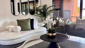 Apartamento, 2 quartos, fumadores, piscina privativa | Sala