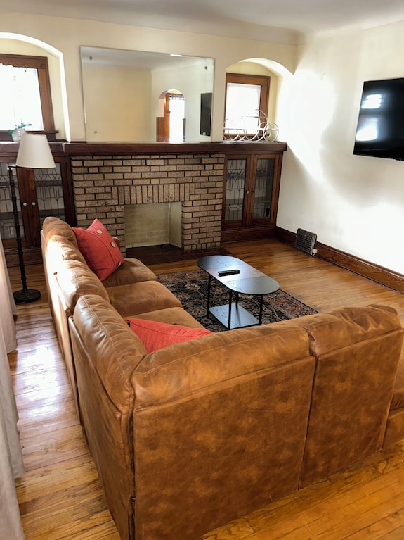 Cozy Apartment In Cleveland 7 Minutes From Airport 7 Minutes From Downtown! - 파마