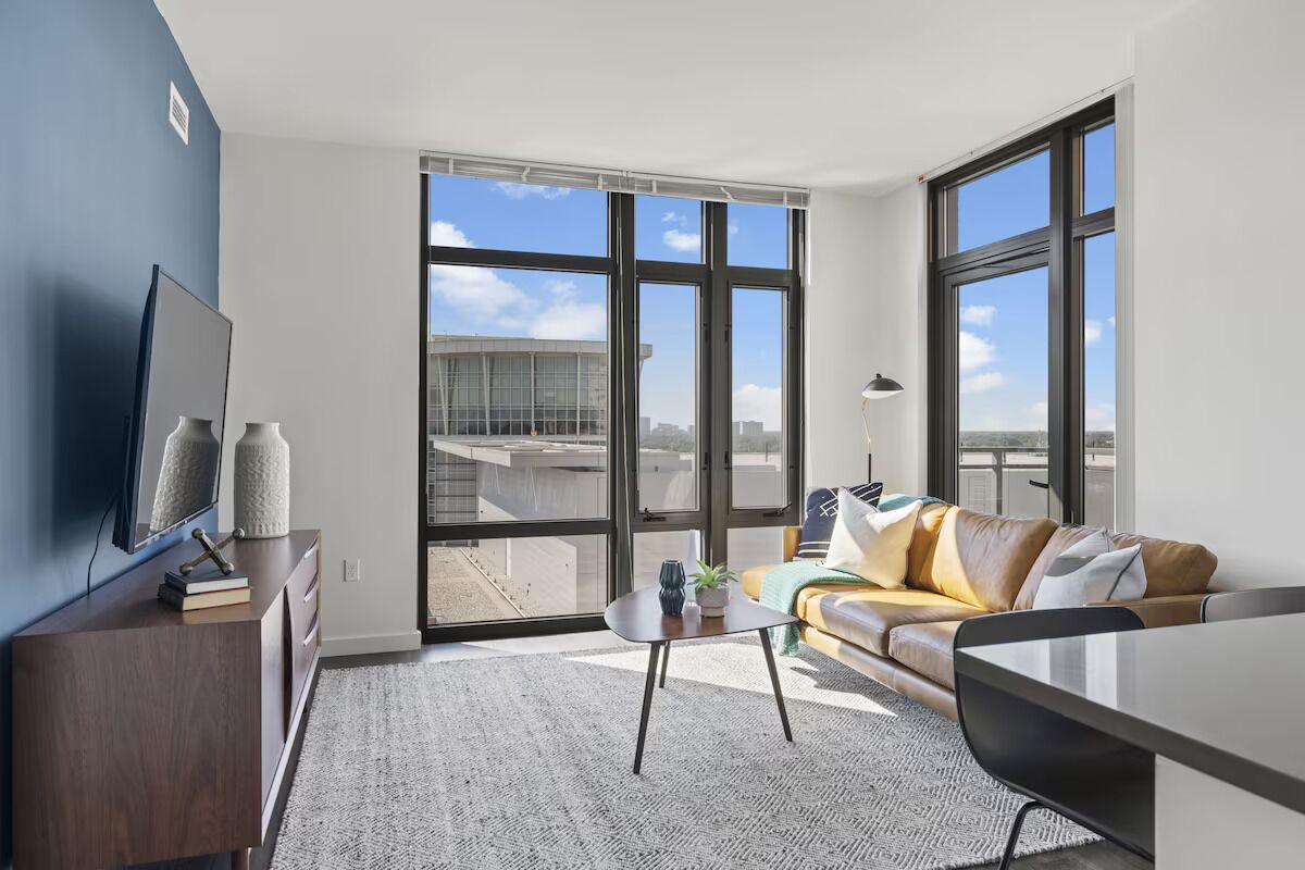 3 Units | Arlington Getaway W/ Kitchen & Pool | Near Smithsonian Museums & Parks - Alexandria, VA